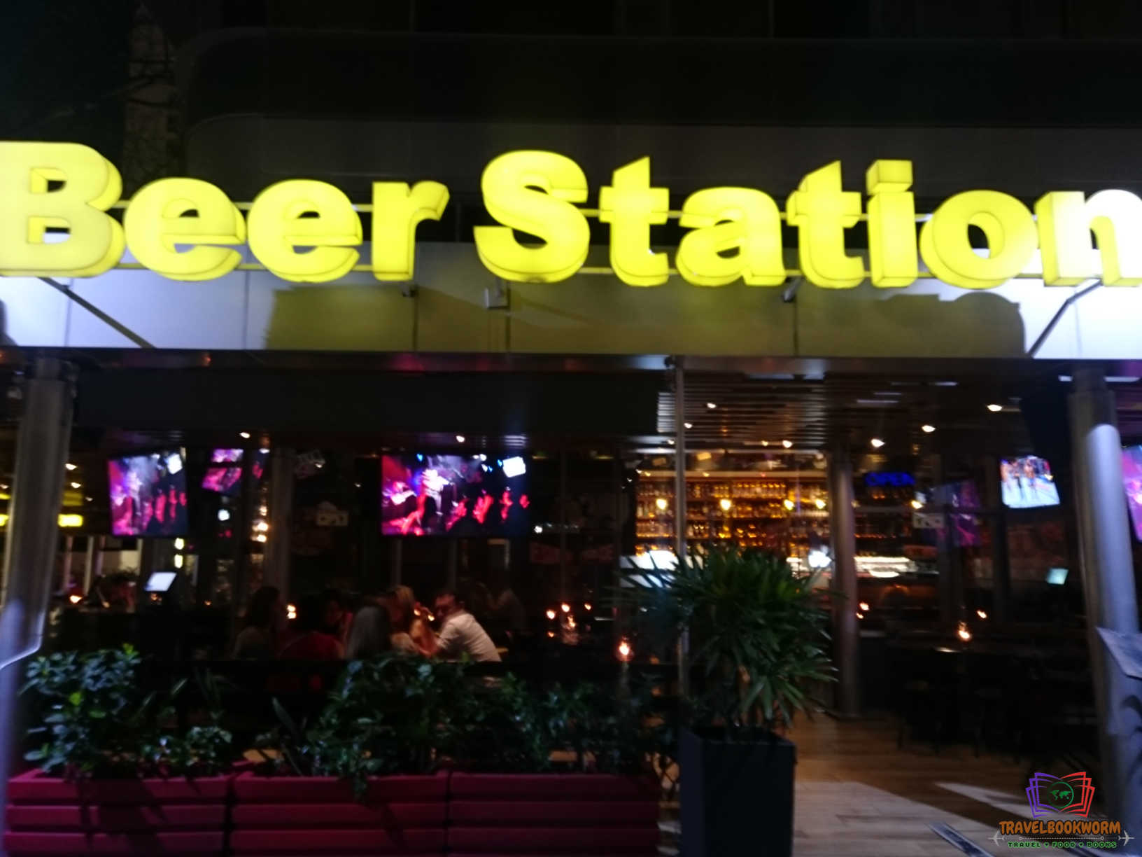 Eating and Drinking in Medellín - Travelbookworm