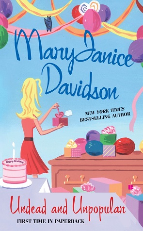 Undead Series by MaryJanice Davidson - Travelbookworm